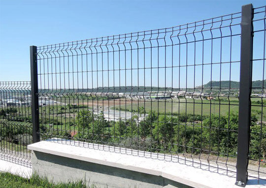 Gradeamento exterior: como garantir resistência à corrosão?